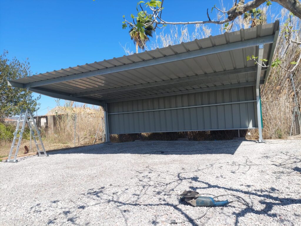 Marquesina con paramento vertical trasero - PARMAR